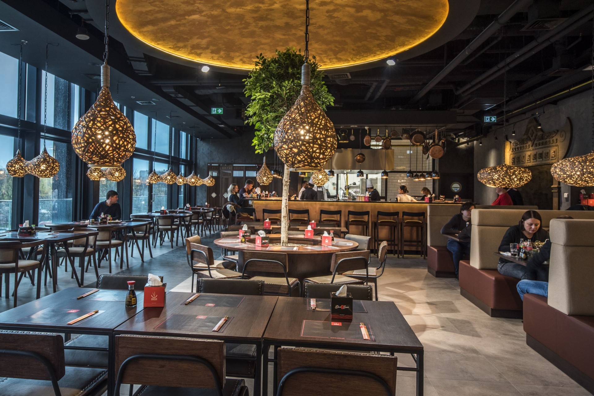 Azia Concept, Śródmieście, Warszawa - GdzieZjesc.info - Restauracja Warszawa Śródmieście,