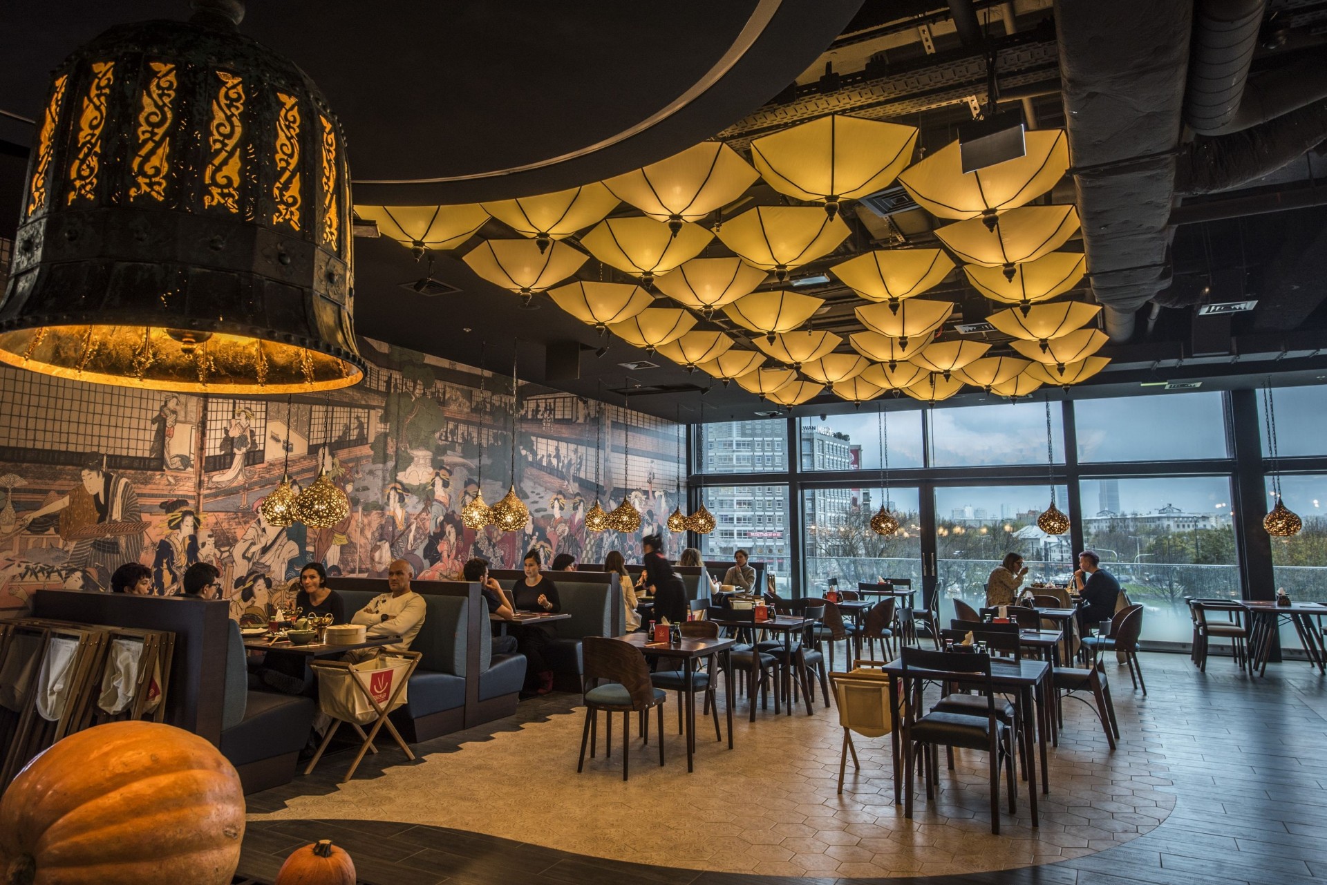 Azia Concept, Śródmieście, Warszawa - GdzieZjesc.info - Restauracja Warszawa Śródmieście,