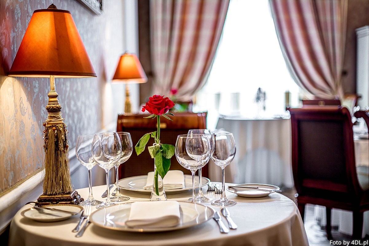 Exclusive Restaurant Pod Gigantami, Śródmieście, Warszawa - GdzieZjesc ...