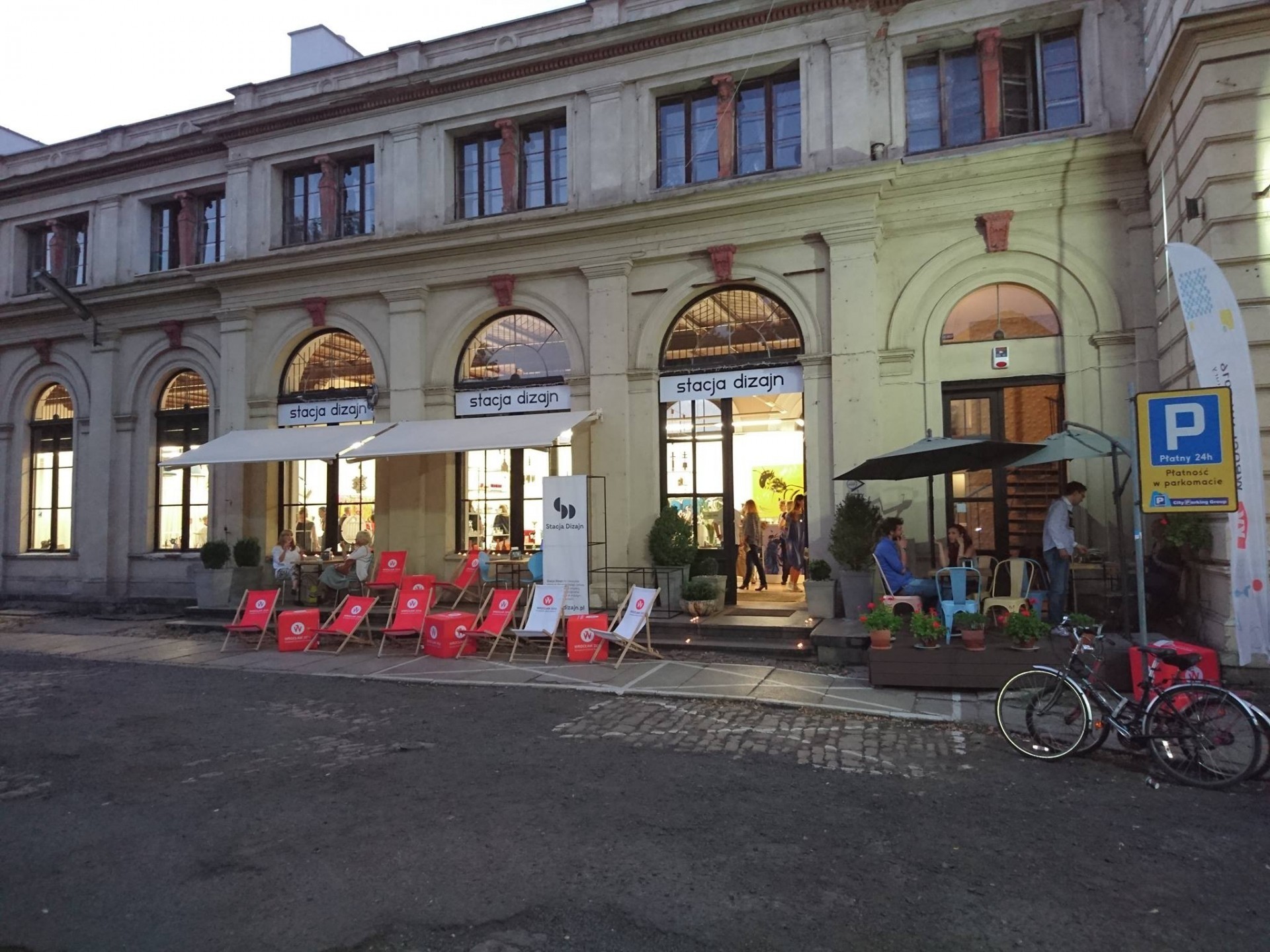 Resto Bar - Stacja Dizajn, Stare Miasto, Wrocław - GdzieZjesc.info ...